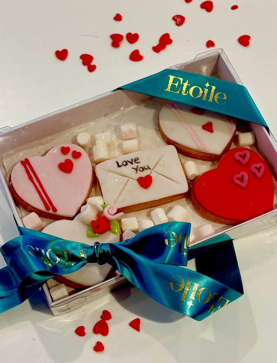 Valentine Cupcakes - Elegant Valentine's Day Cupcakes London | Etoile ...