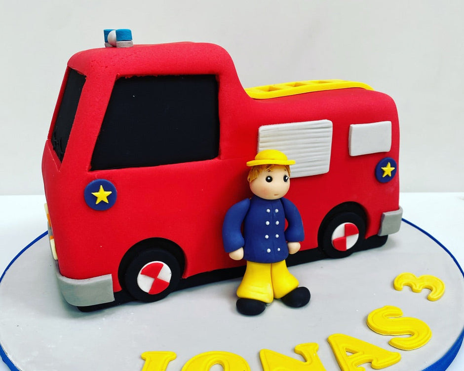 Vehicle Birthday Cakes for Delivery Across London – Etoile Bakery